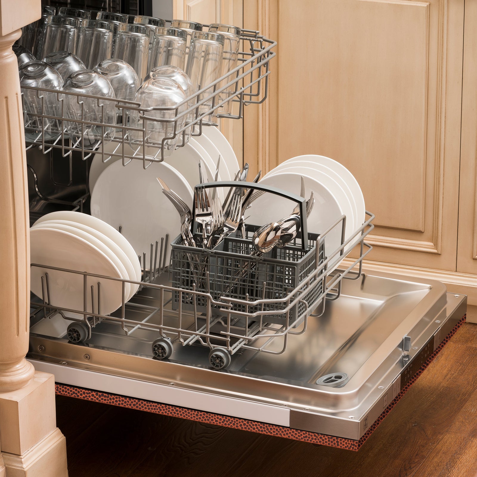 ZLINE 24 in. Top Control Dishwasher in Hand-Hammered Copper with Stain ...